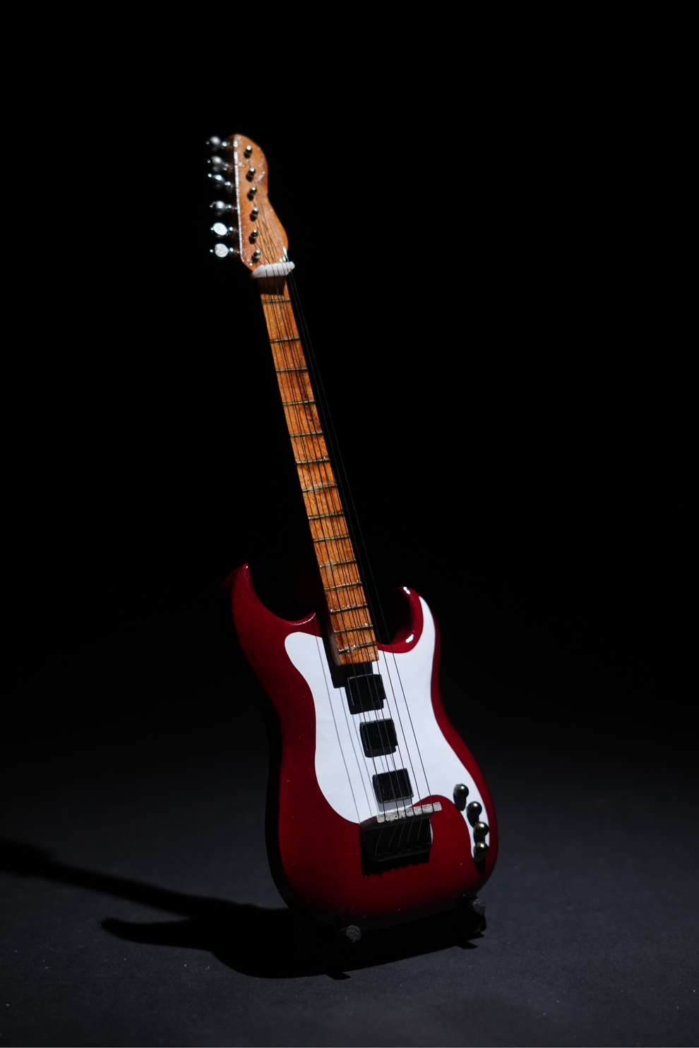Premium Wooden Miniature - Red Electric Guitar – The Mad Riyazi